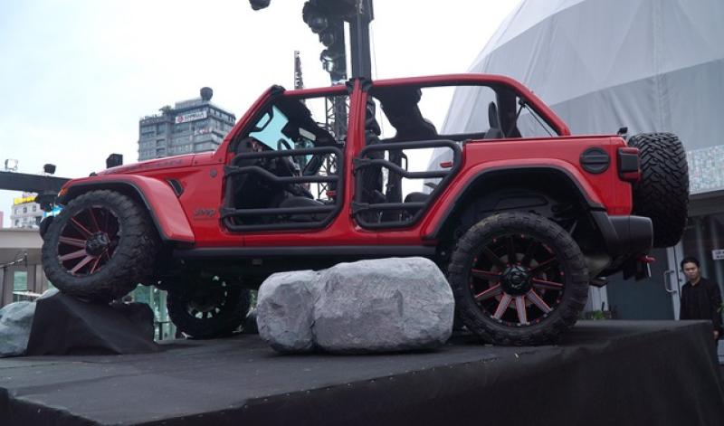 Jeep Wrangler Unlimited Rubicon độ 'trần trụi' độc nhất tại Việt Nam ...